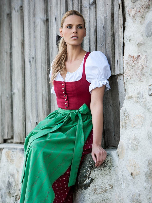 Exklusive Dirndl für Gastronomie und Hotelerie